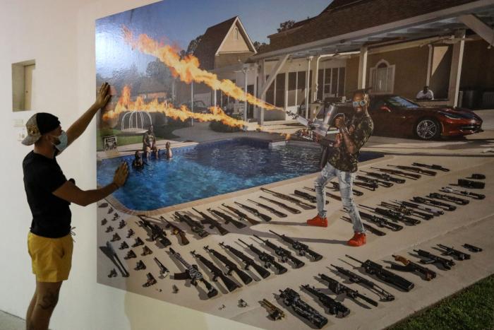 Gabriele Galimberti Portrays the Emptiness of US Gun Culture in The ...