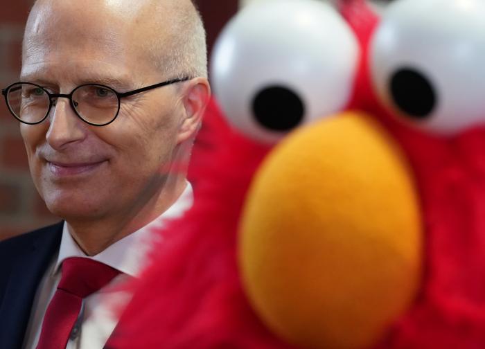 Stephen Colbert Introduces Trauma Me Elmo