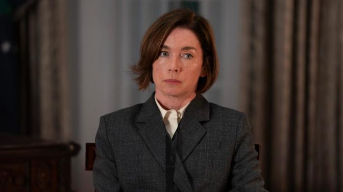 What Exactly Does Alex Do in the 'Paradise' Finale?
